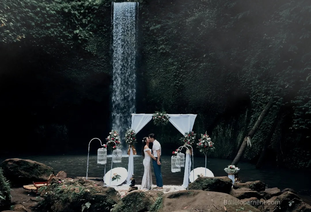 Waterfalls & Jungle - BALI ELOPEMENT